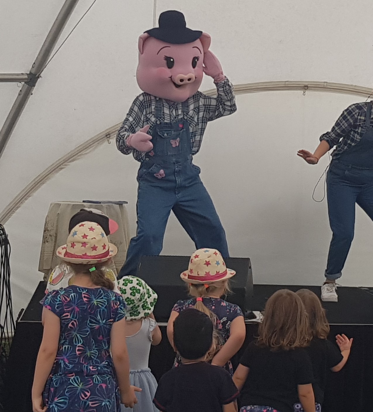 Patti the Pig Story and Song Show – Adventure Kids Entertainment